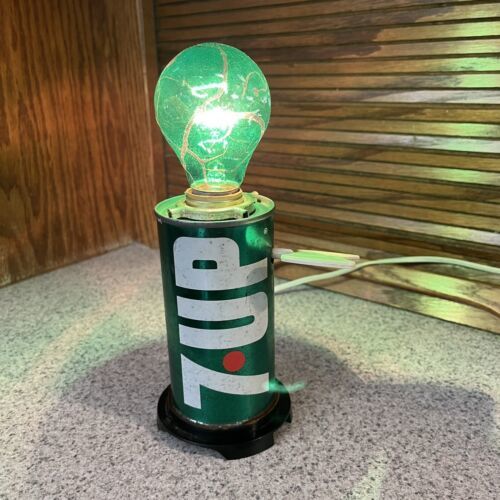 Vintage 1970's 7-Up The Uncola Wet & Wild Soda Can Light Lamp, Works - 7 UP