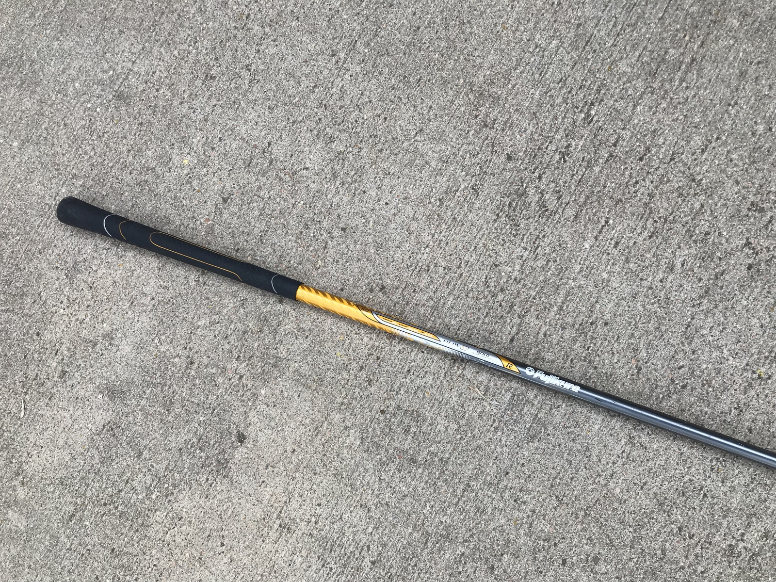 Fujikura Flight Speed Fit On Gold R. Flex Golf Club Shaft - Shafts