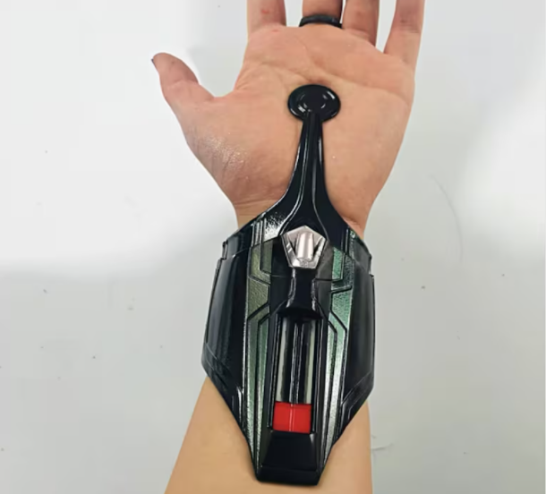 Handmade Spider Man Web Shooter, Spider-Man Homecoming Web Shooter ...