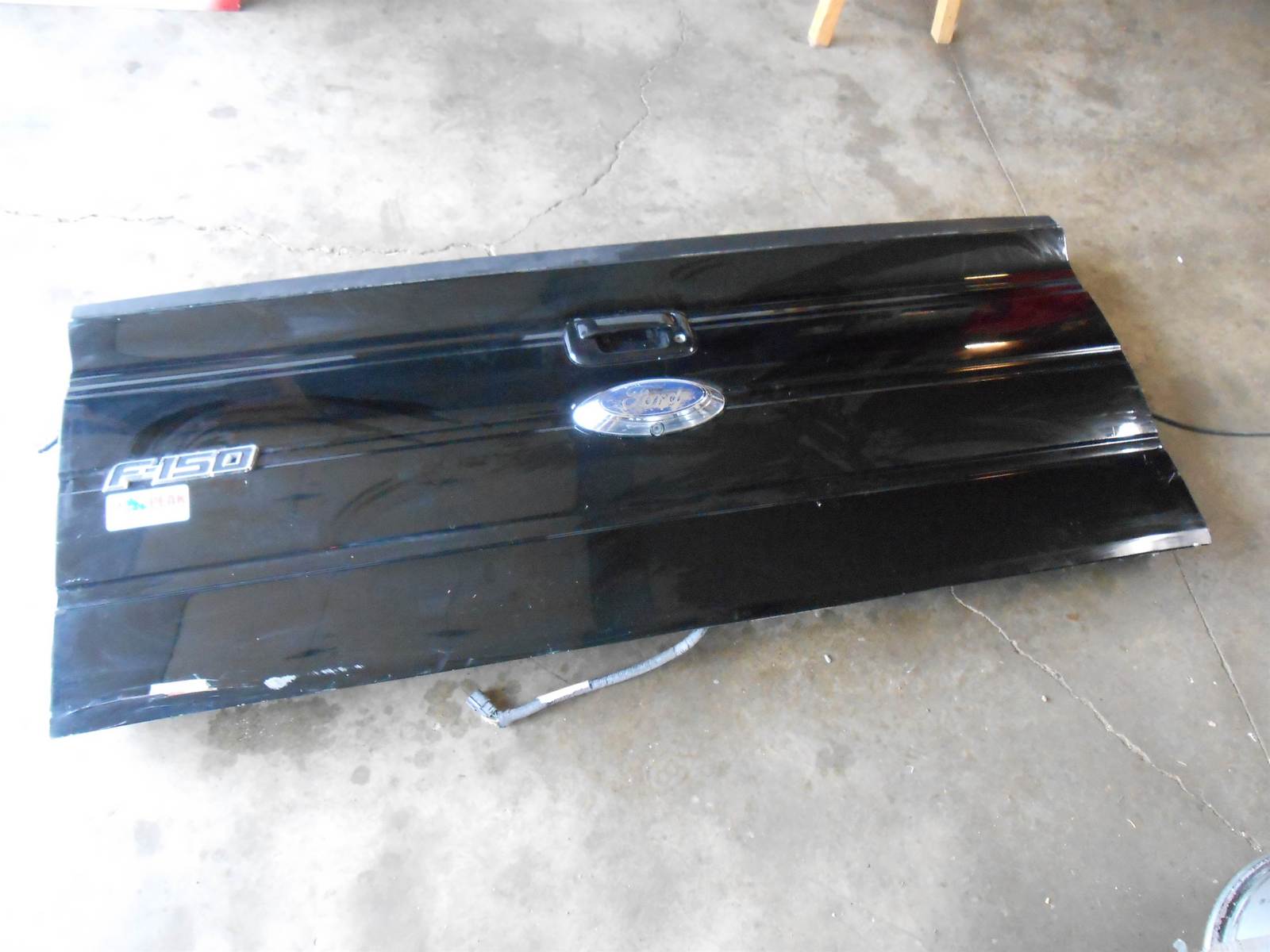 2011 Ford F150 Tailgate Tail gate With Camera Black - Dent on one side ...