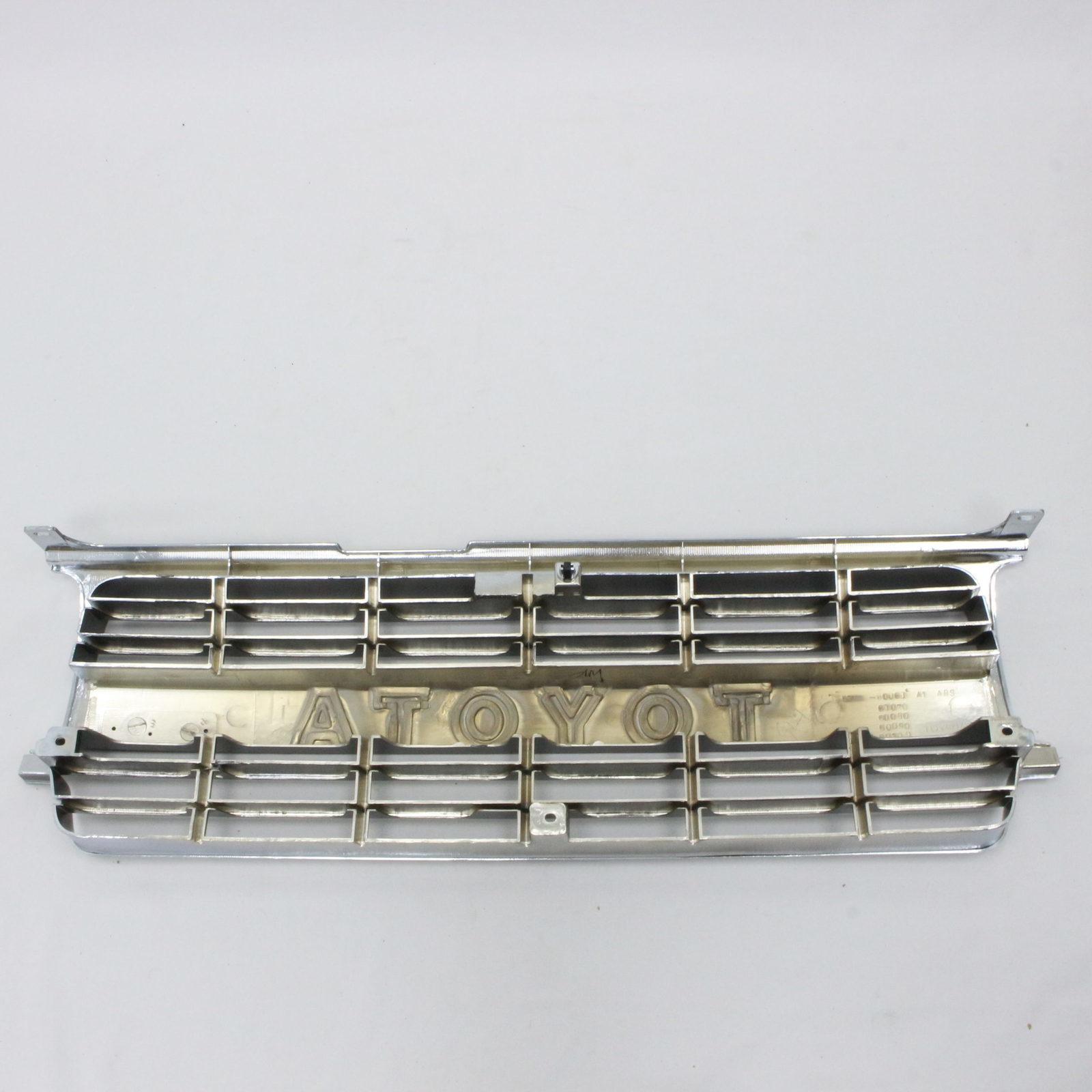 Toyota Land Cruiser 1991-94 FJ80 FZJ80 Front Radiator Grille 53111 ...