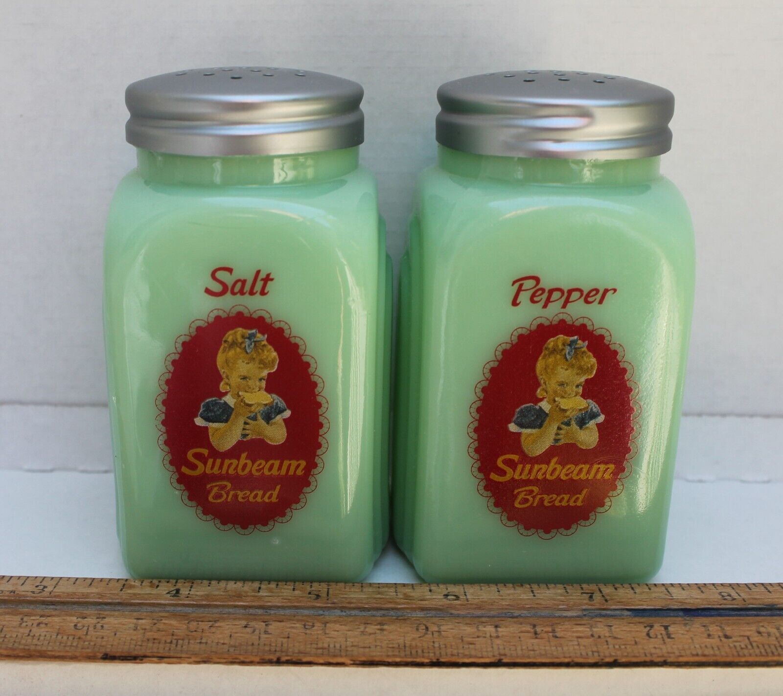 New Jadeite Sunbeam Green Glass Salt & Pepper Shakers Art Deco Arch ...