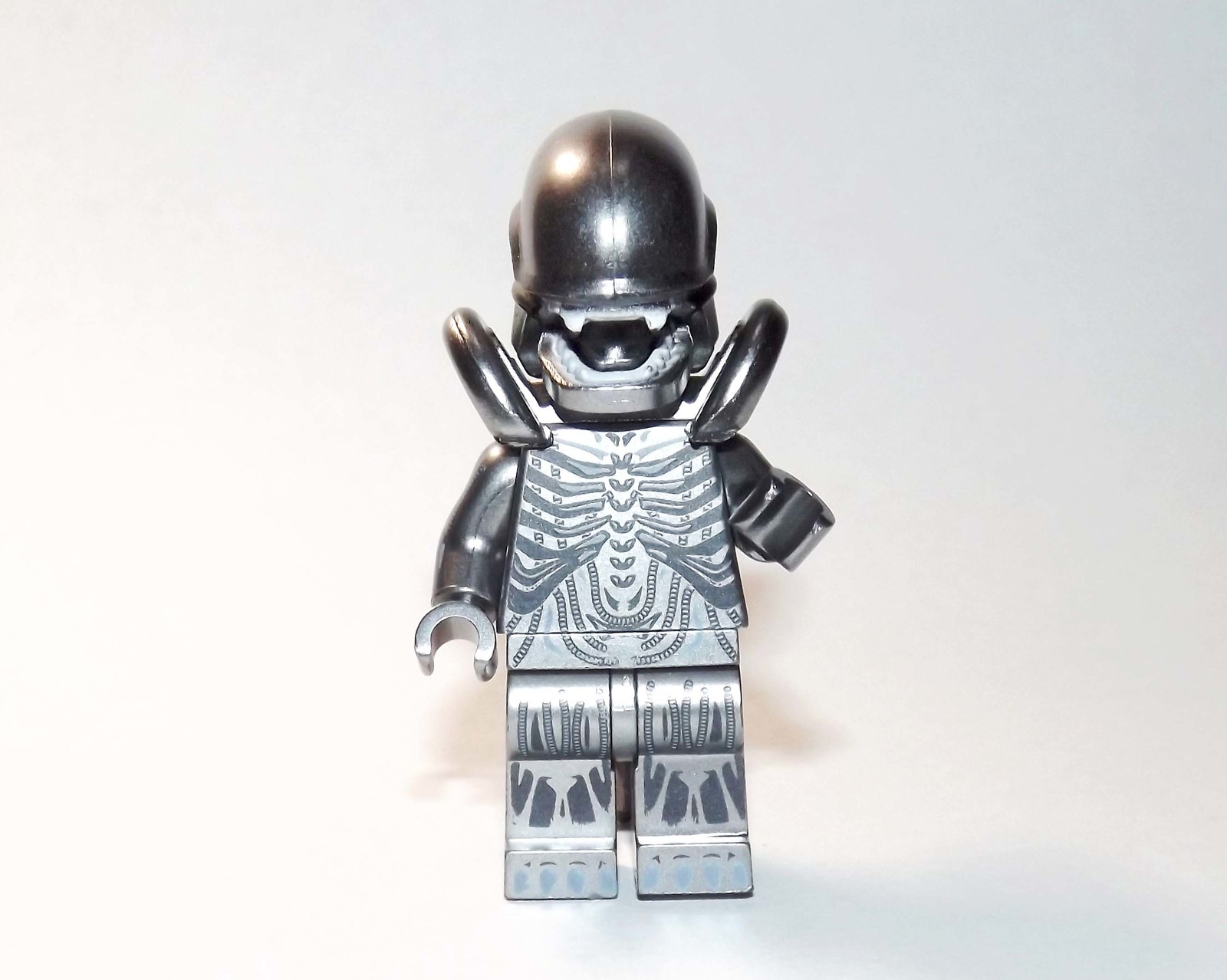 Alien Xenomorph Gun Metal Horror Movie Monster Minifigure Packs - LEGO ...