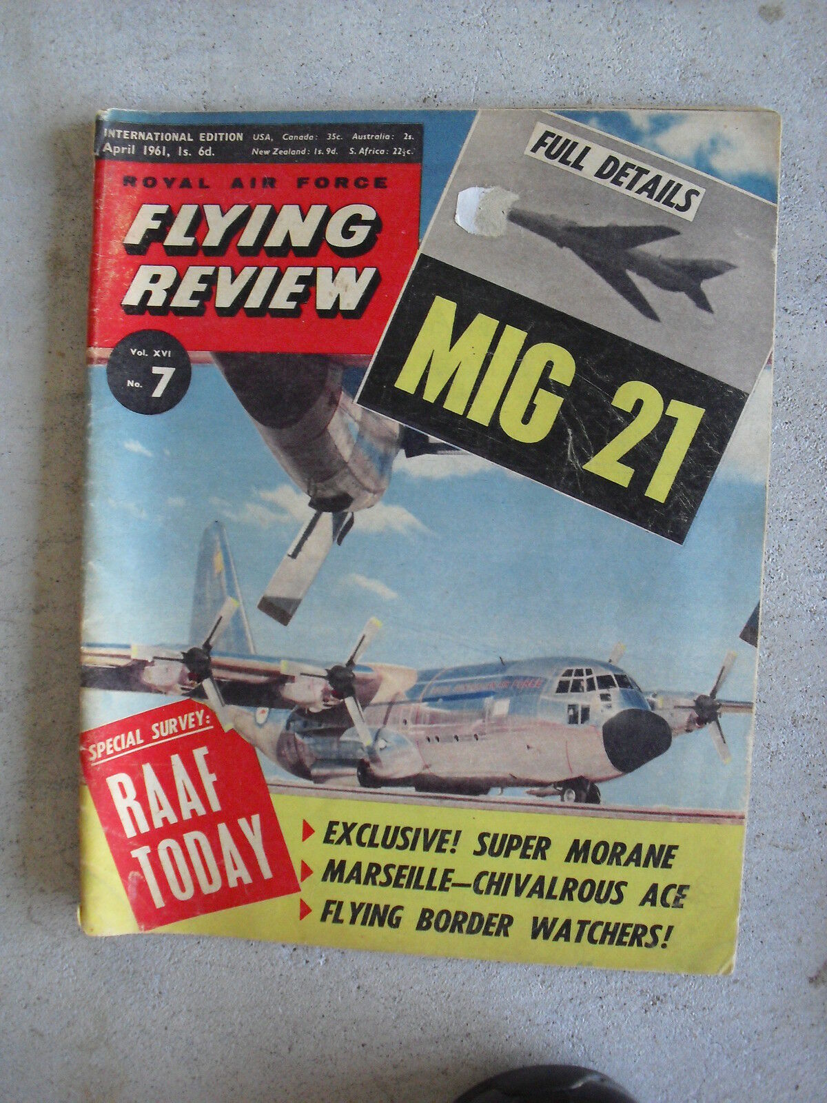 Vintage April 1961 Royal Air Force Flying Review Magazine - Magazines