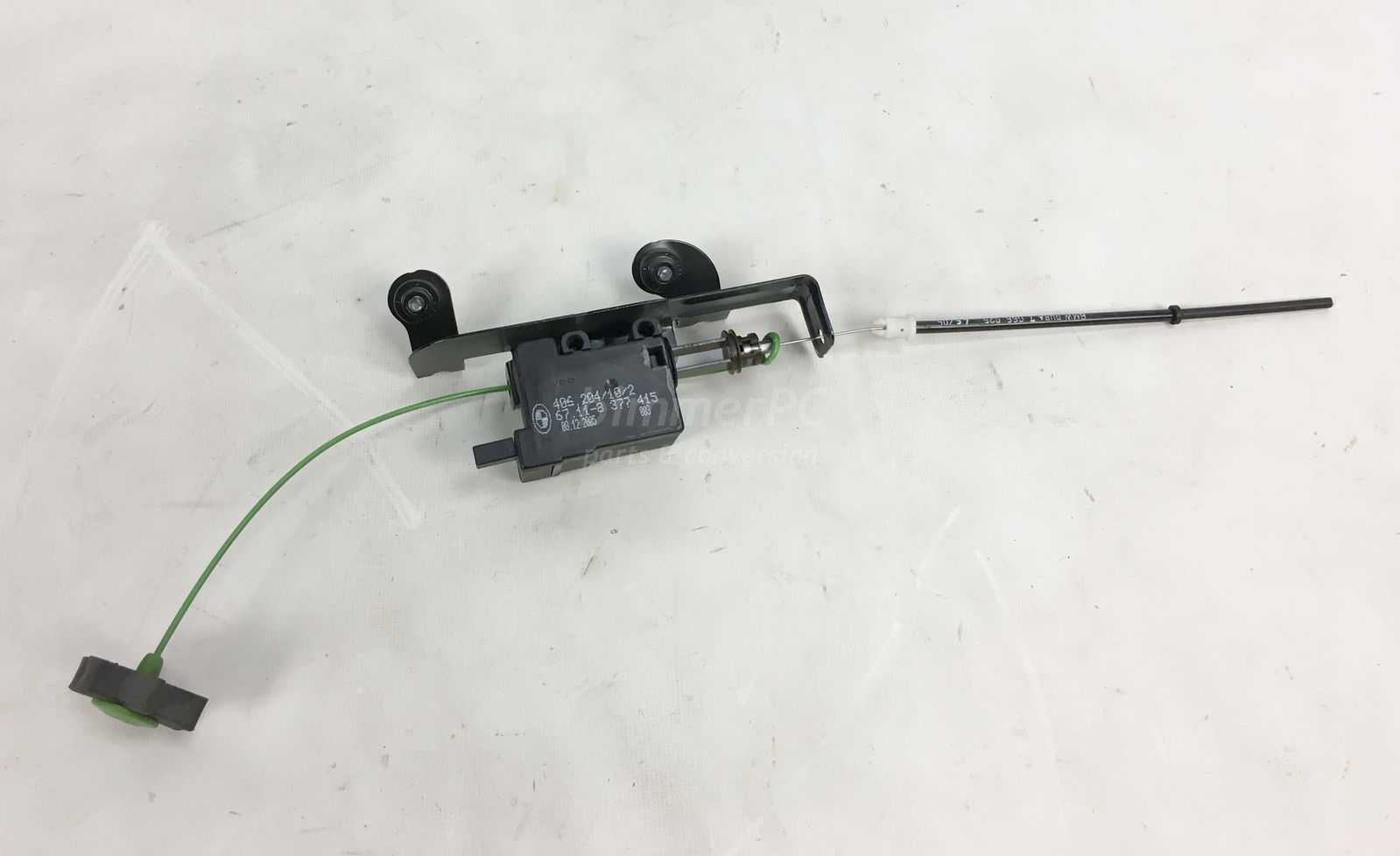 BMW E60 E61 Fuel Door Gas Lid Lock Motor E63 E64 Console Actuator 2004 ...