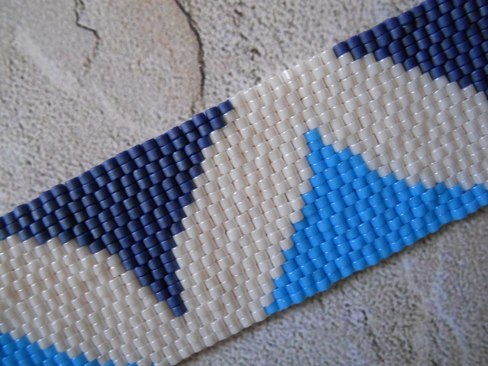 Bracelet: Turquoise / Dark Blue / White Streamer Motif, Peyote Stitch ...