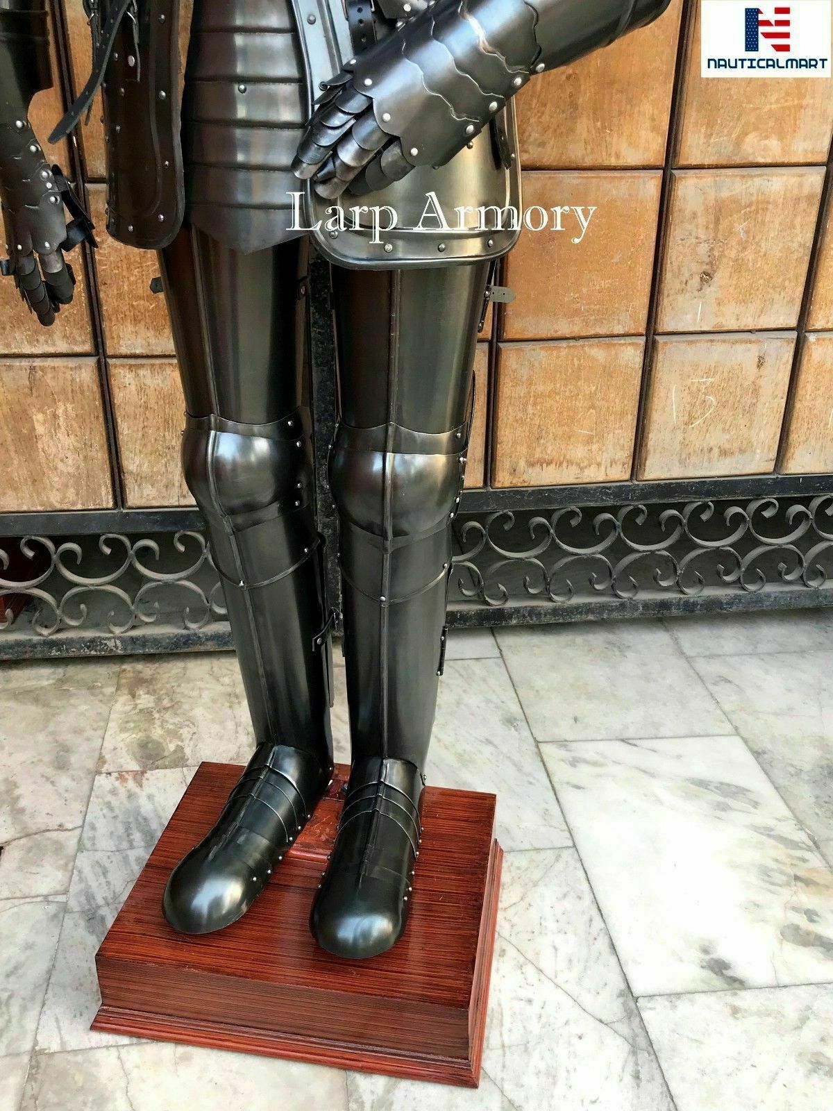 Medieval Epic Knight Closed Suit of Armour Halloween Costume - Knives ...