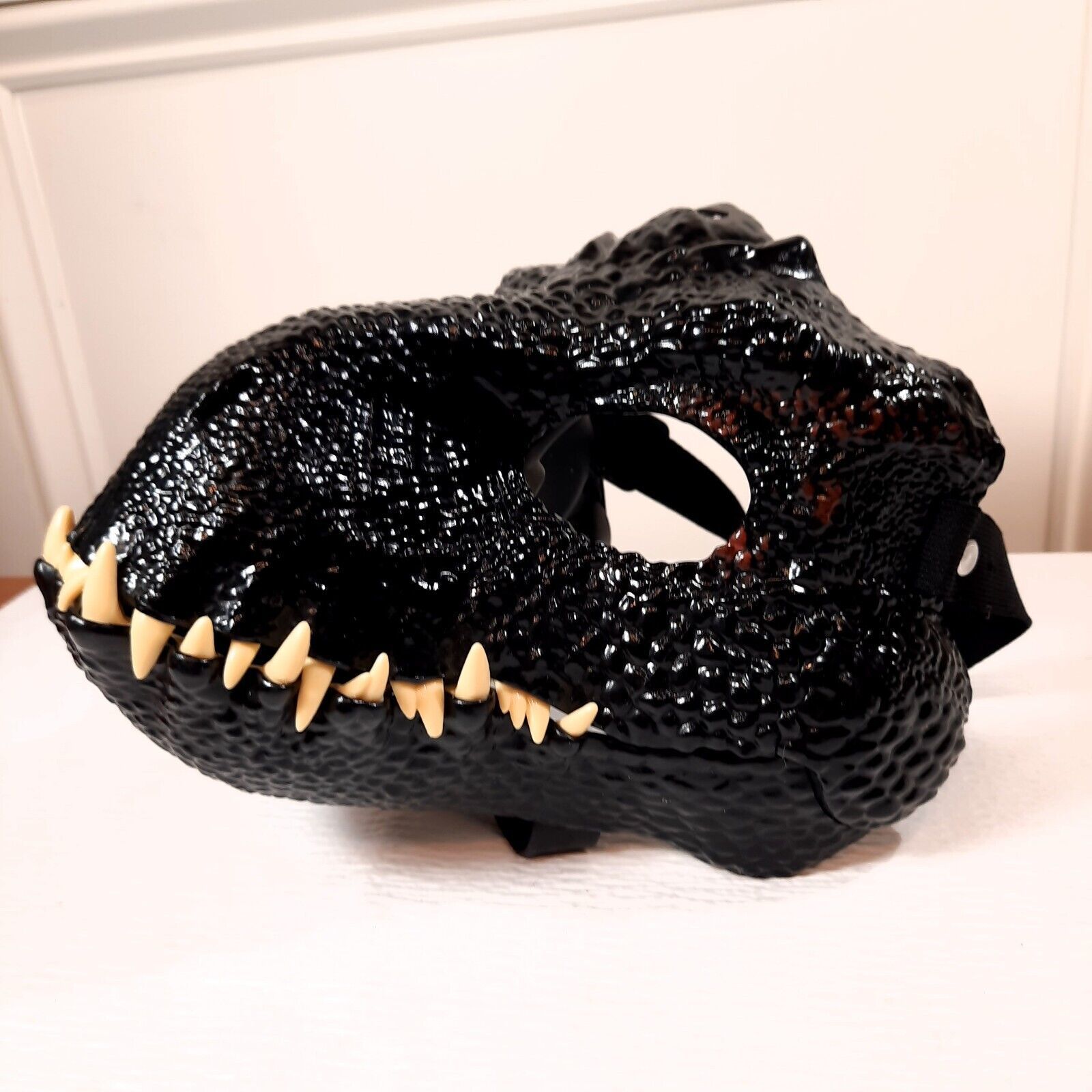 Mattel Jurassic World Indoraptor Dinosaur Black Mask Fallen Kingdom ...