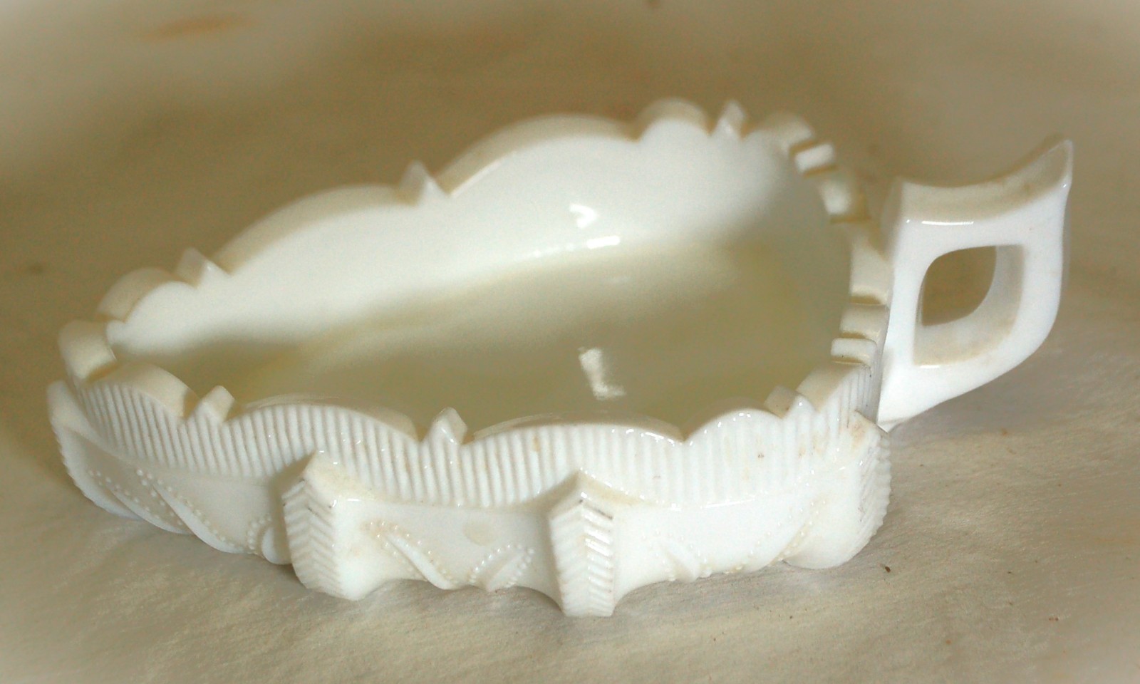 Milk Glass Triangle Ribbed Dish Bowl Bon Bon Candy Nut - Dishes