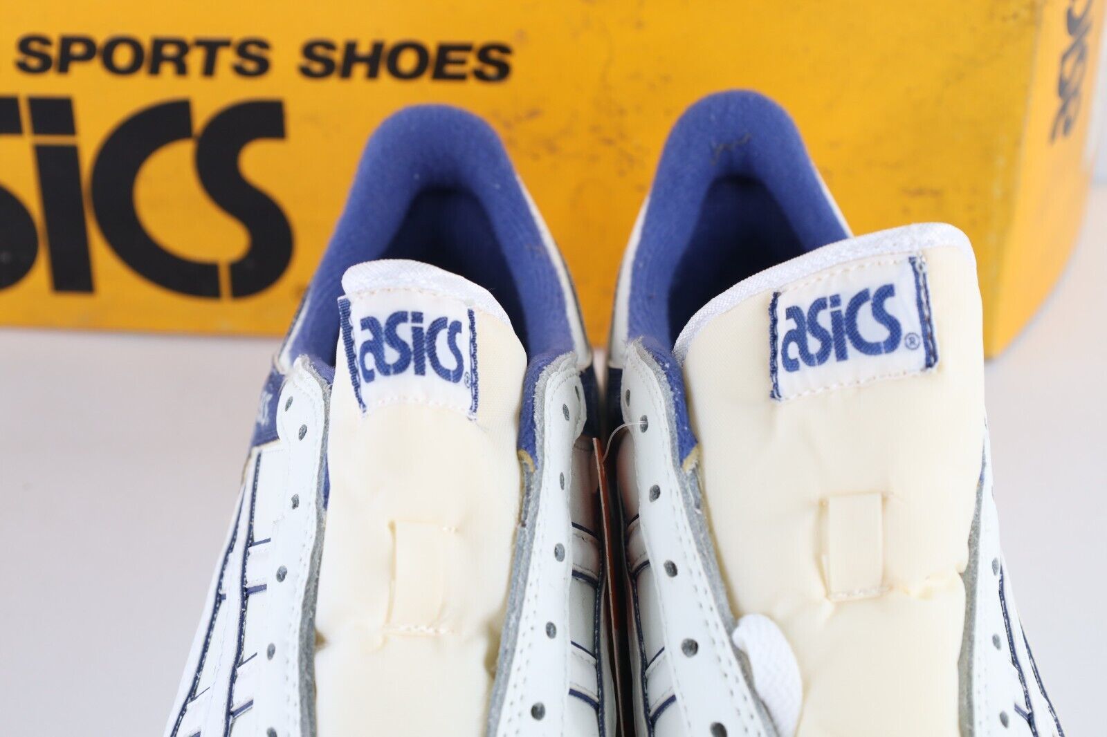 NOS Vintage 90s Asics Mens 9.5 Spell Out Outrage Lo Sneakers Shoes ...