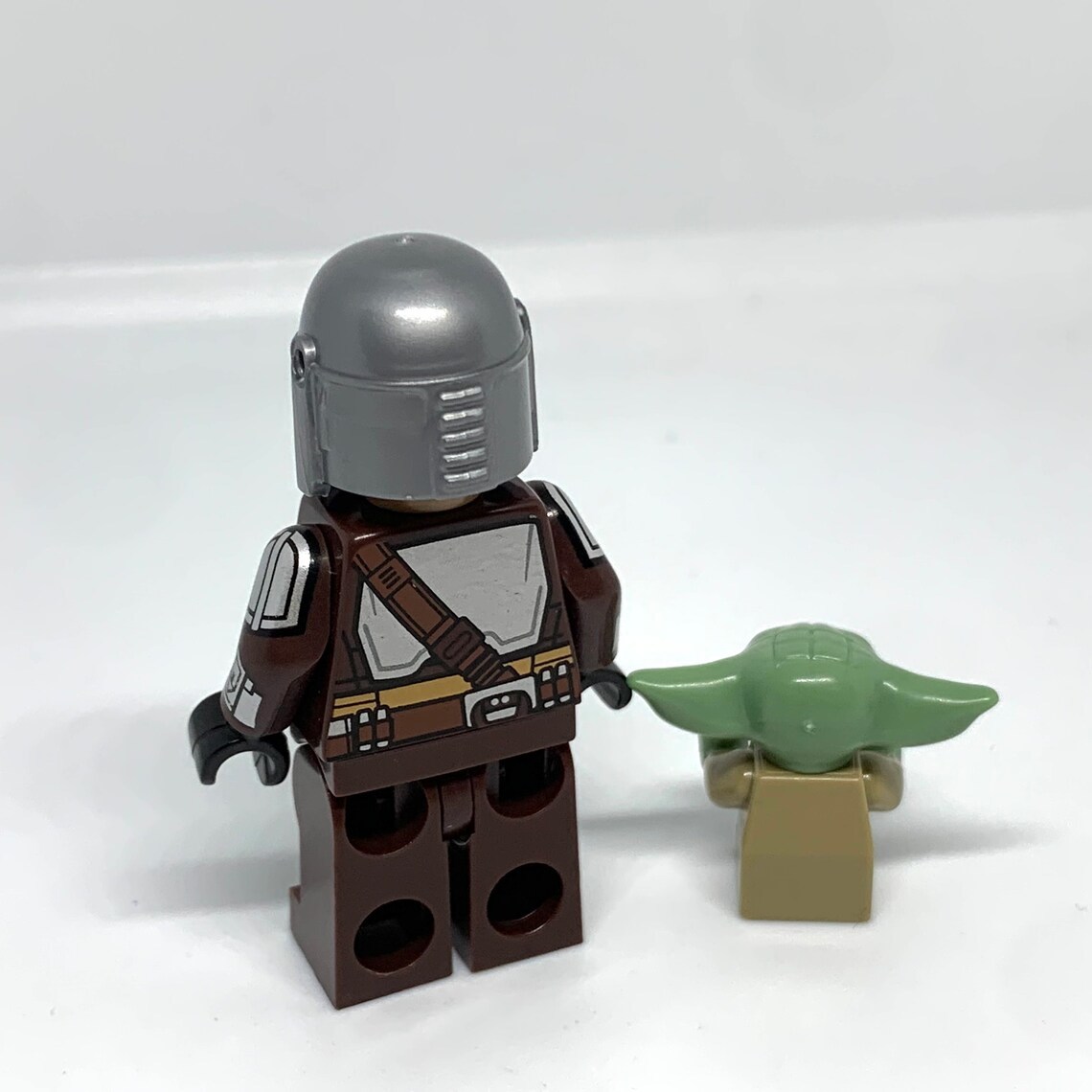 Star Wars The Mandalorian and Grogu Baby Yoda Minifigures Weapons ...