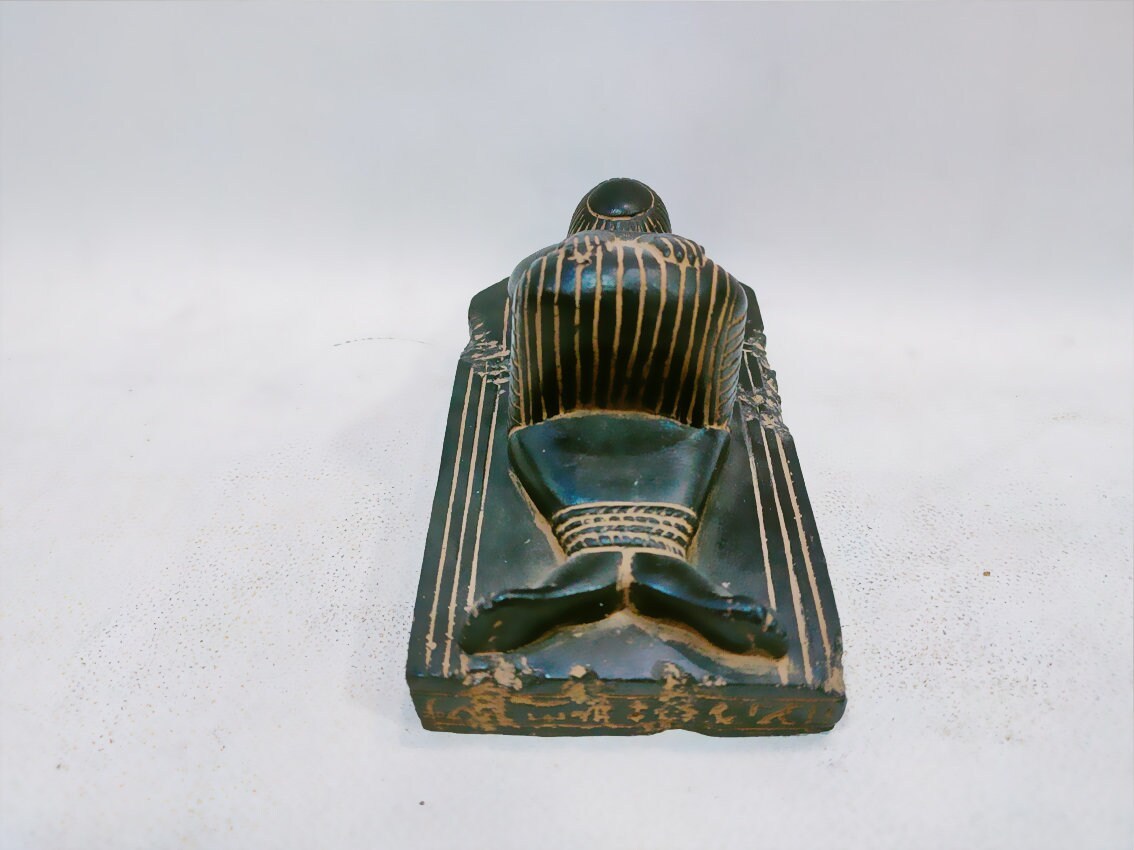 A prisoner statue in the era of the ancient Egyptians A rare and ...