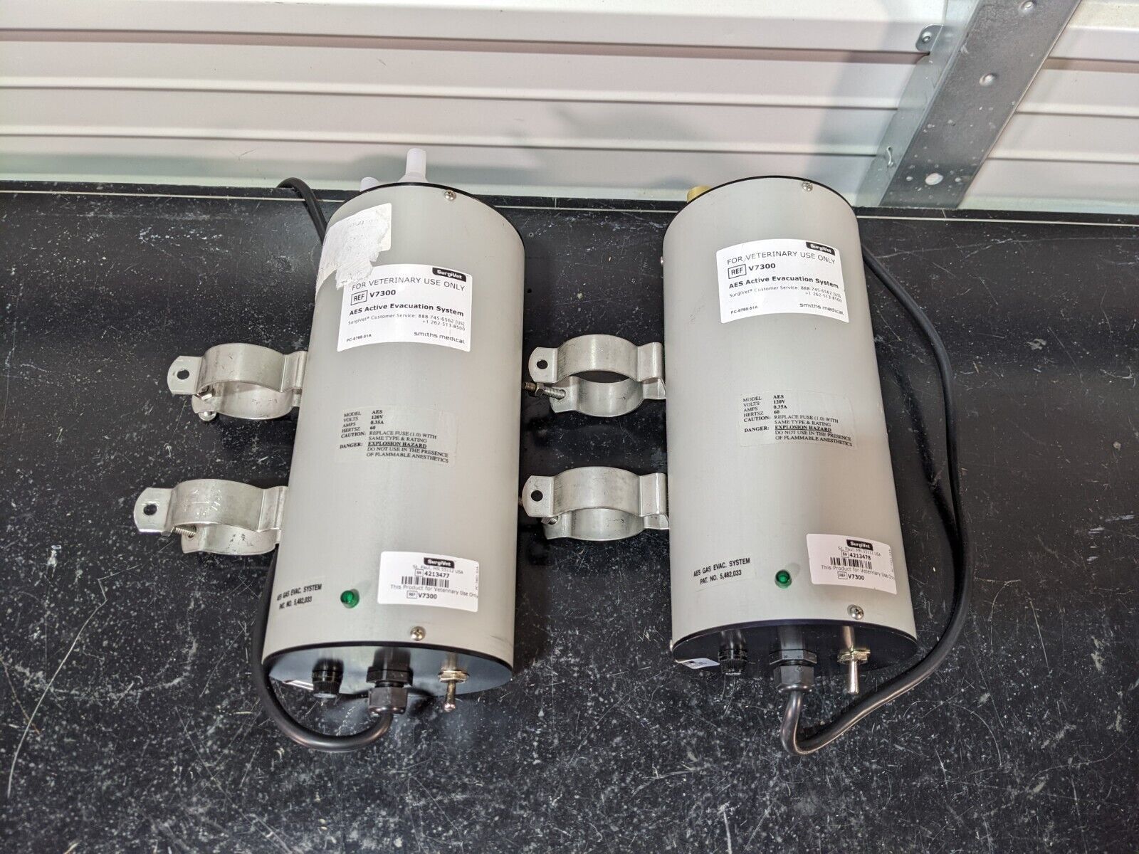 Smiths SurgiVet AES Active Evacuation System V7300 / LOT OF 2 WITH ...