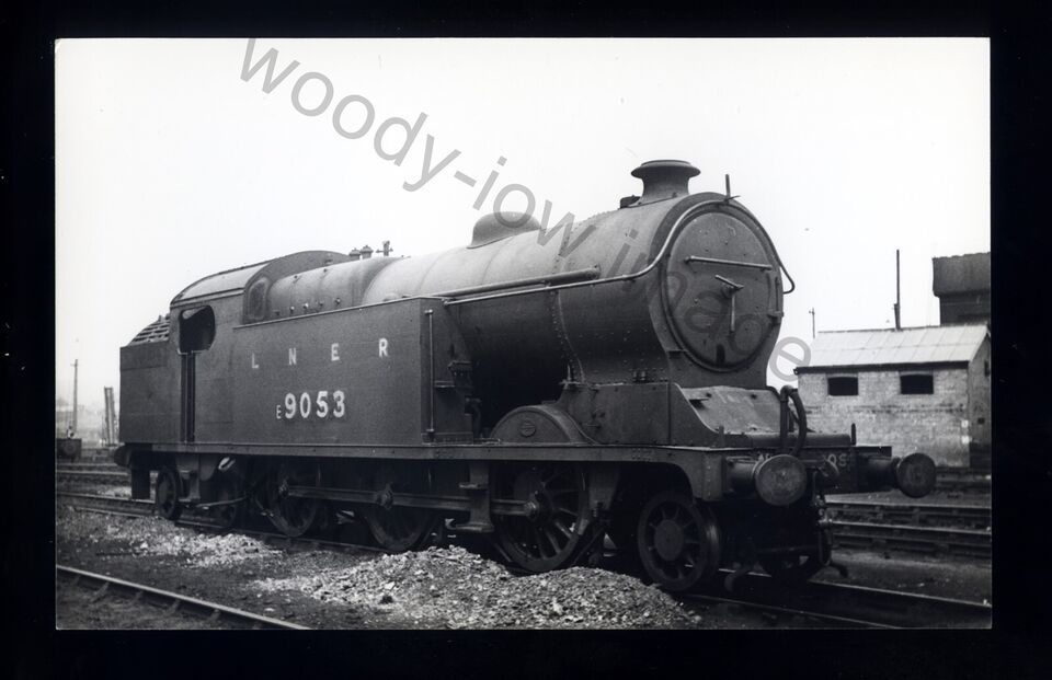 ry1923 - LNER Railway Engine No.e9053 on sidings c1940s - photograph ...