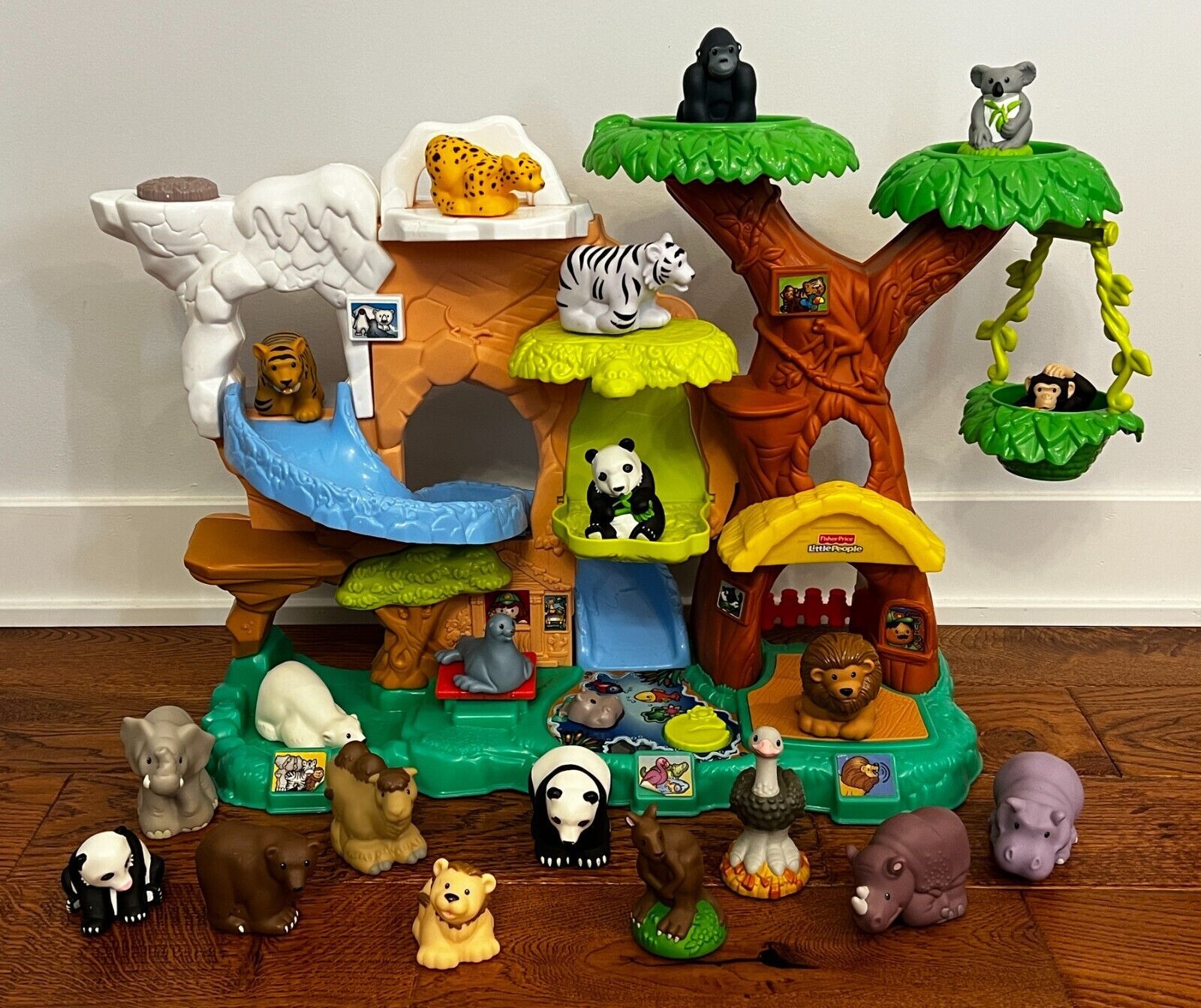 Fisher-Price Little People Zoo Talkers Animal Sounds Zoo w/ 20 Talker ...