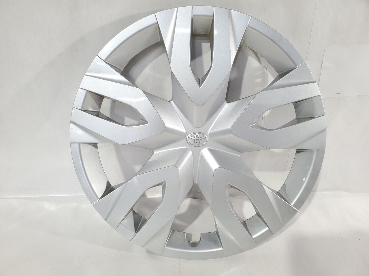 2022 2023 2024 Toyota Corolla Cross OEM 17'' Wheel 5 Spoke Hub Cap ...