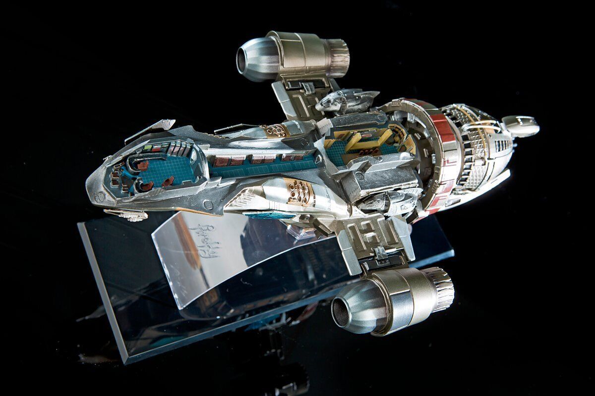 QMx Quantum Mechanix Serenity Cutaway Replica Toy Figure (1:250 Scale ...
