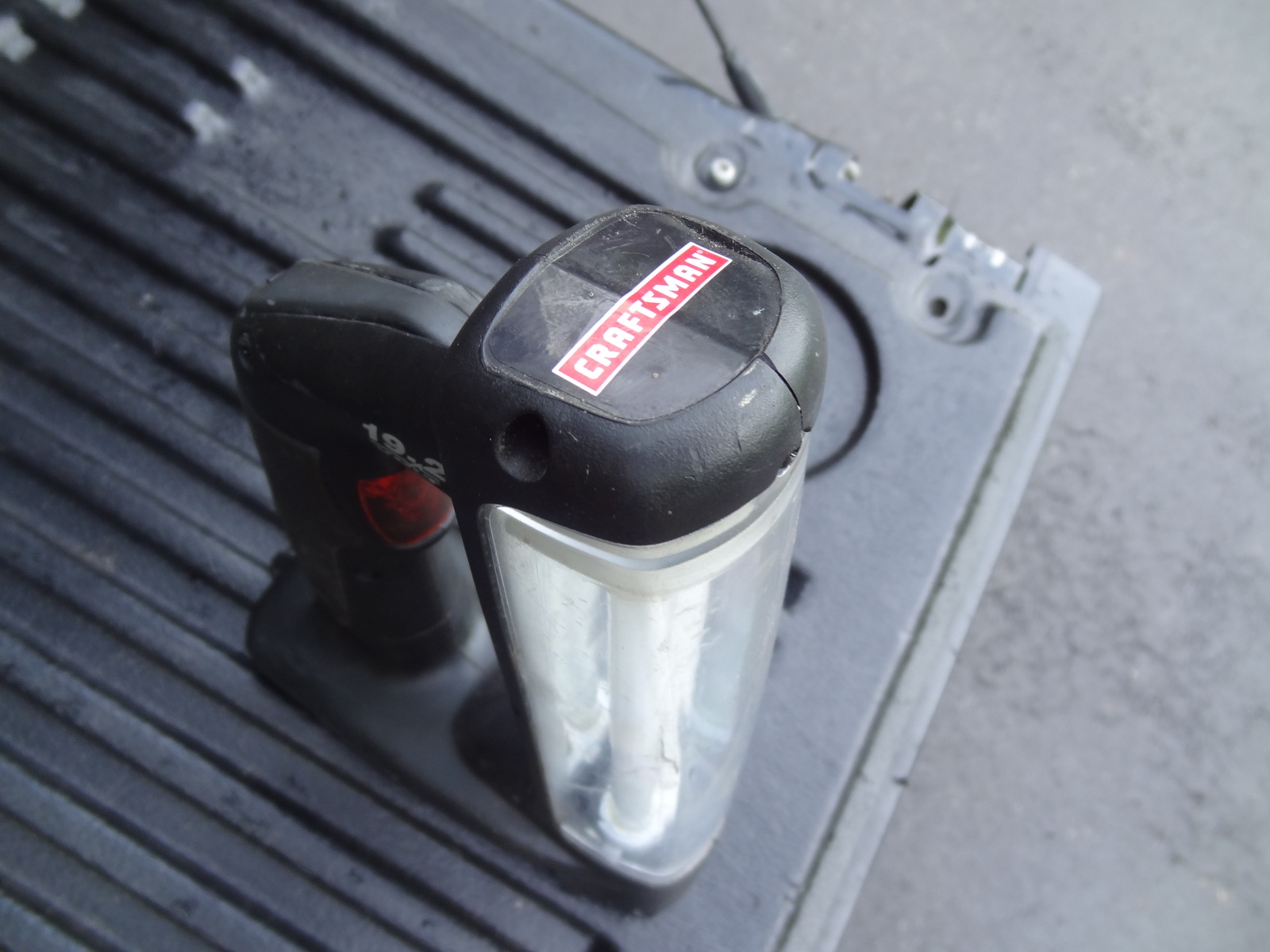 CRAFTSMAN 19.2 VOLT FLASHLIGHT WORK LIGHT 315.114071 FLUORESCENT BARE ...