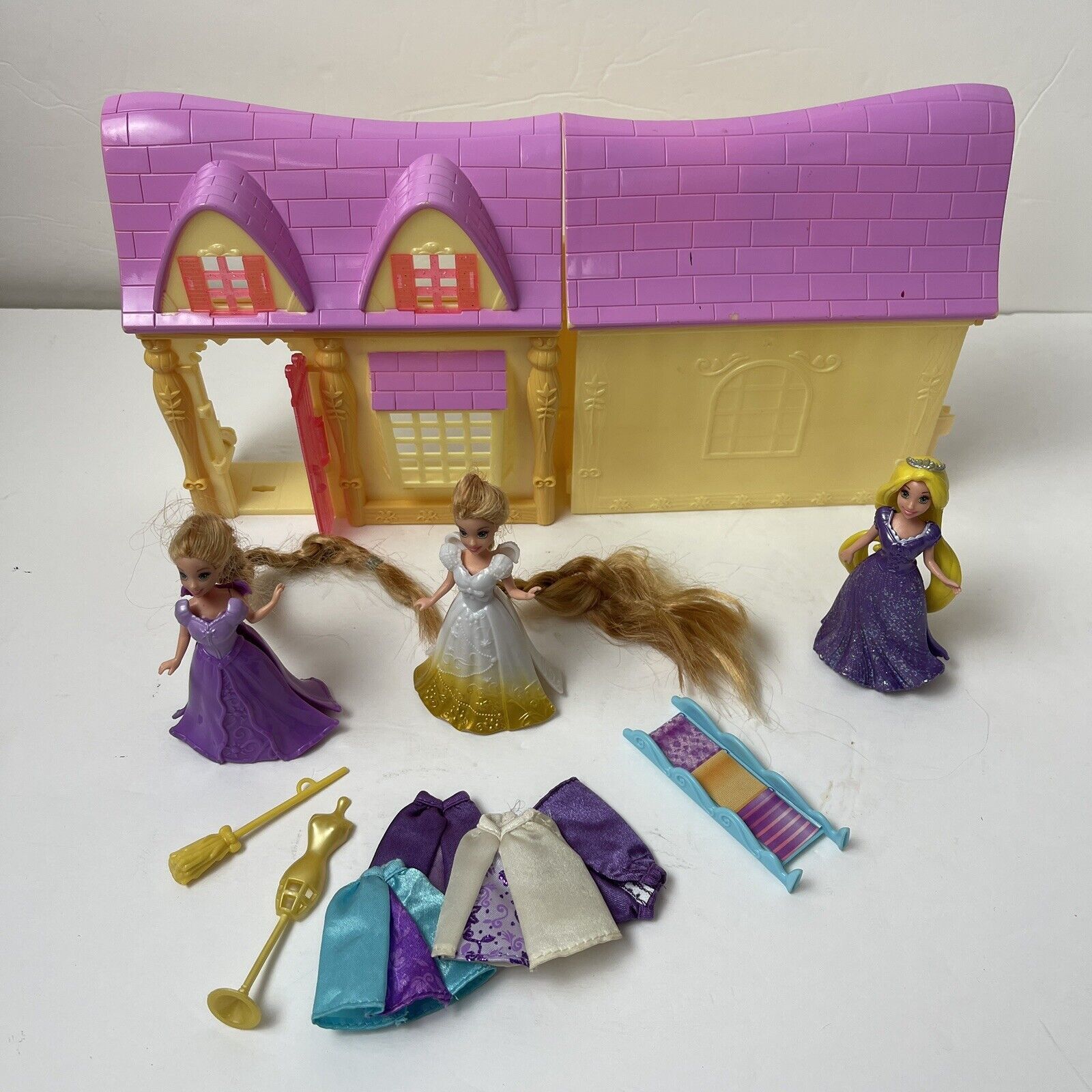 Disney's Tangled w/ Rapunzel Playset - not complete, with extra dolls ...