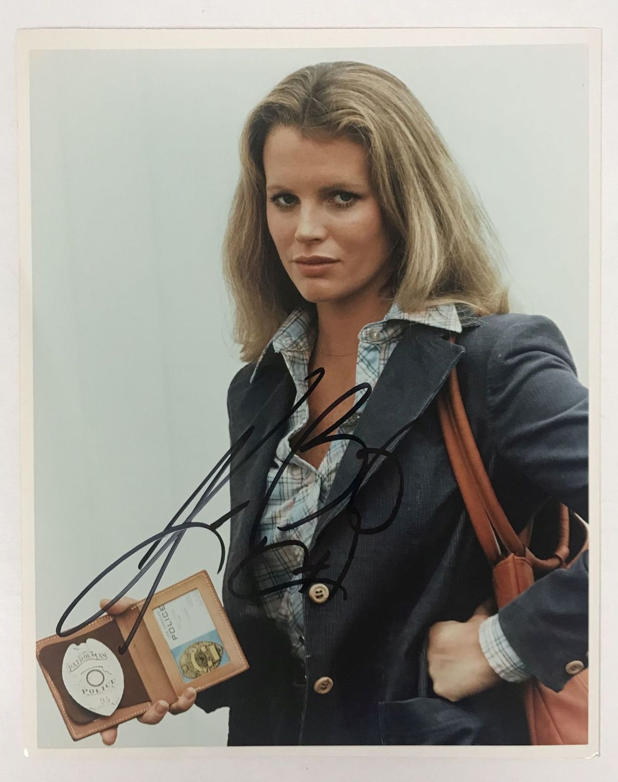 Kim Basinger Signed Autographed Glossy 8x10 Photo - Photographs