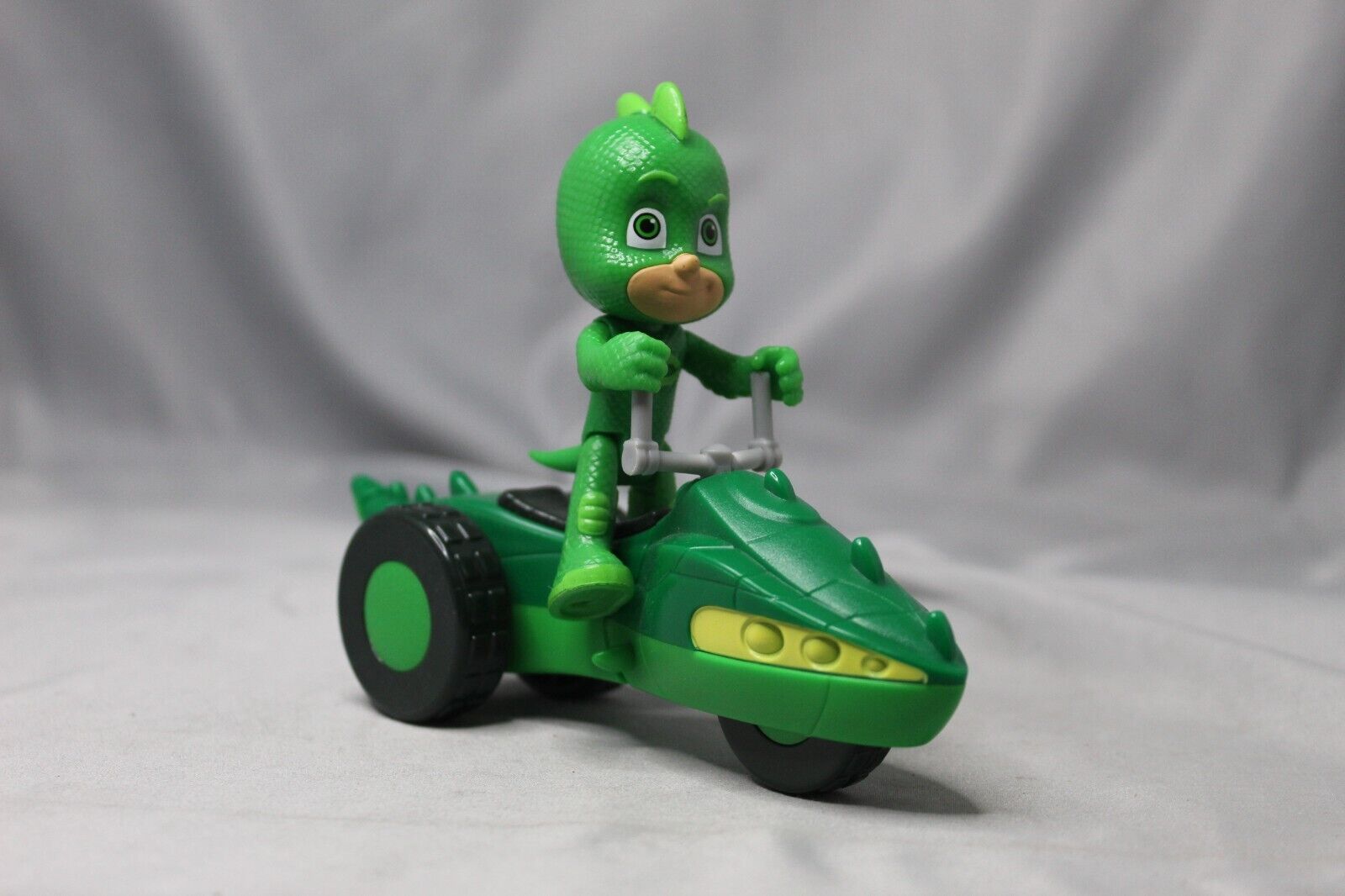 PJ Masks Gekko and his Trike Motorcycle Figure Plastic Action Toy Frog ...