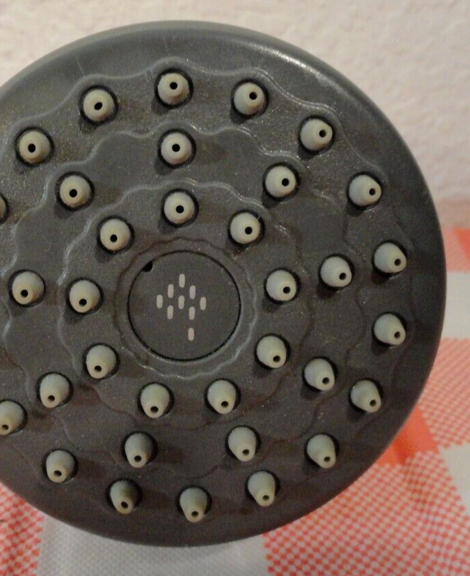 NEW DELTA SHOWER HEAD A112.18.1 1.5GPM 5.7L / min SILVER GREAT FLOW - Other