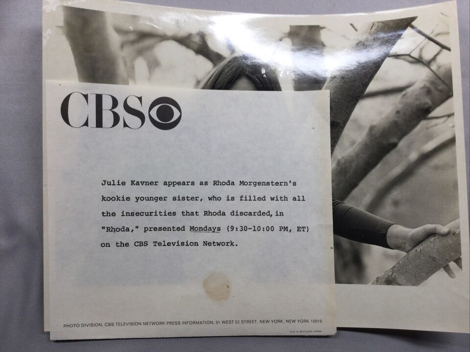 1975 CBS Press Photo Valerie Harper, Julie Kavner star in "Rhoda ...