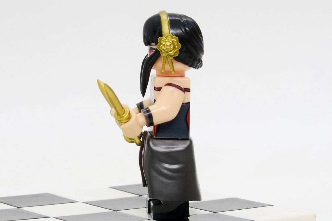 Spy x Family Yor Forger (Black Dress) Minifigures Weapon and ...