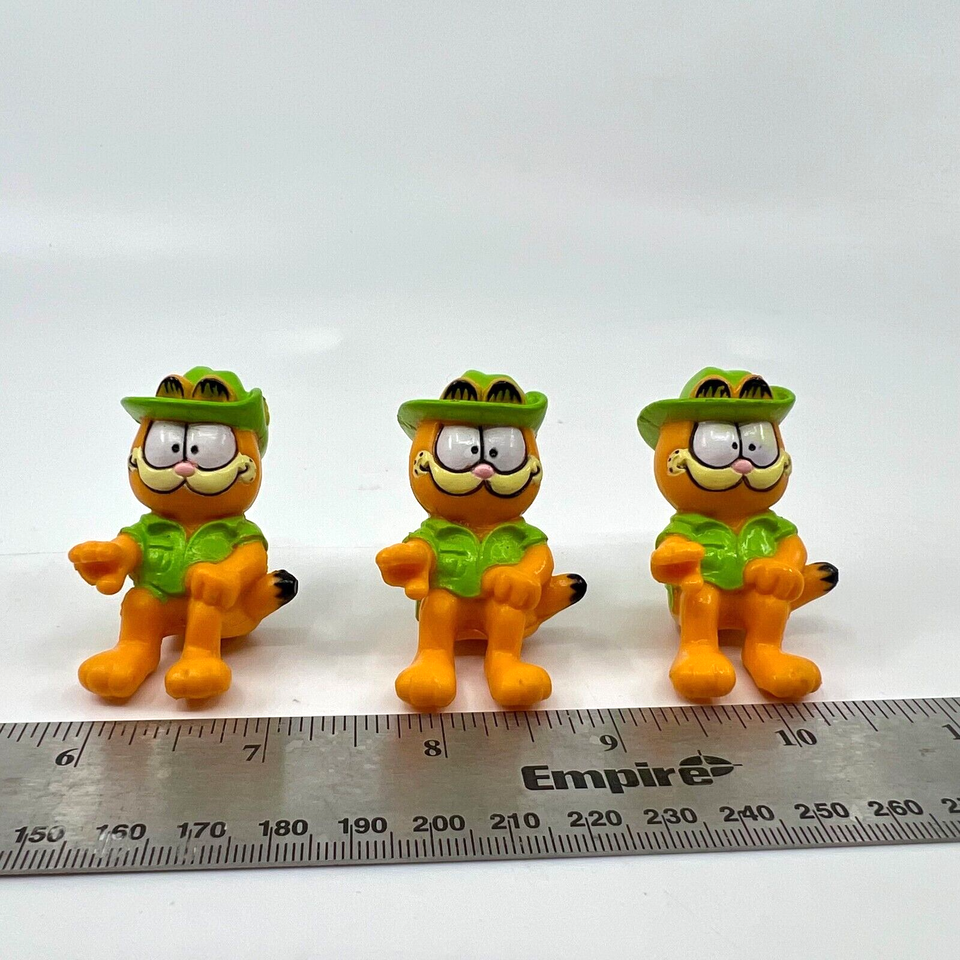 VNTG Mcdonalds Garfield Toy Figure 1981 Seated Safari Hat Happy Meal 2. ...
