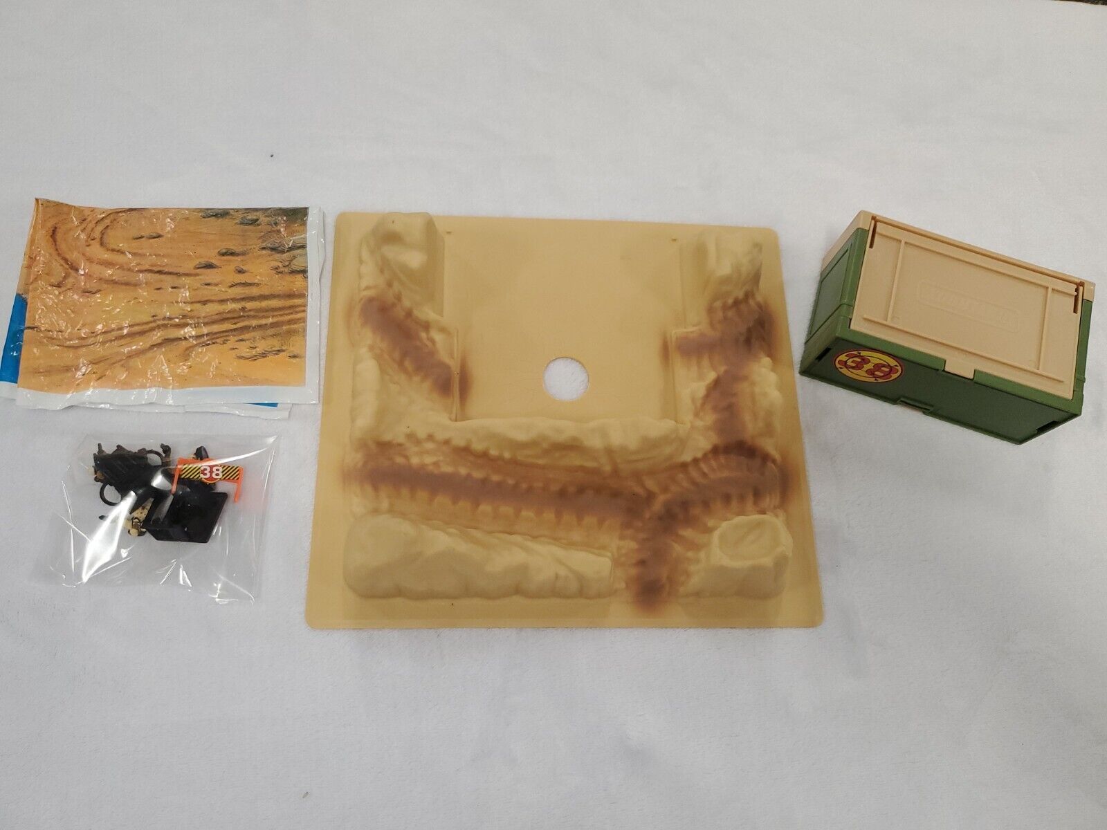 VINTAGE 1996 Matchbox Military Desert Command Post Playset - Play Sets