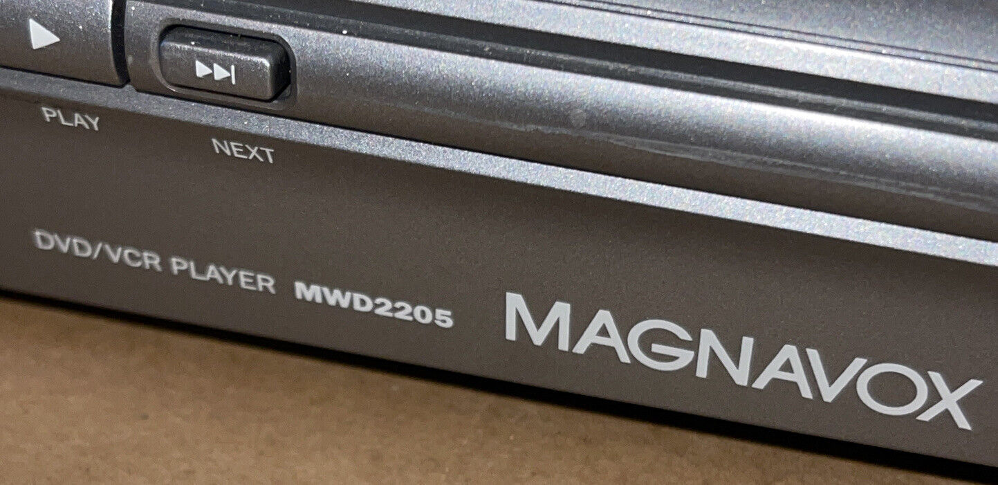 Magnavox MWD2205 4 Head HiFi DVD VCR Combo Player VHS Recorder WORKS Remote - DVD & Blu-ray Players