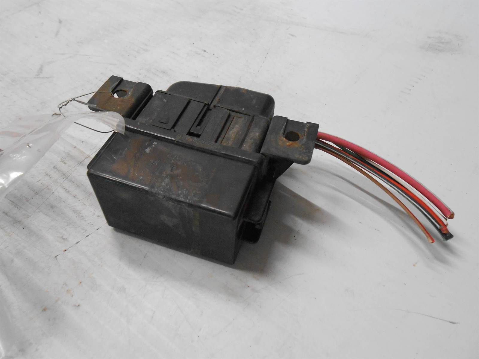 1996 Ford Ranger Right Passenger Engine Fuse box Relay Box With bolts ...
