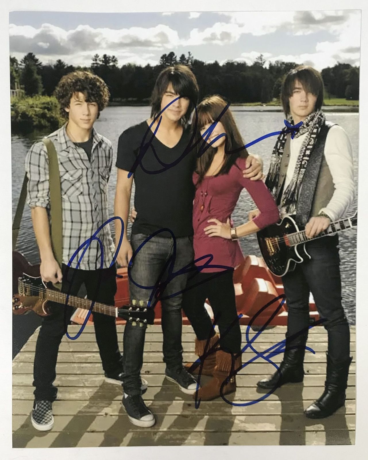 Camp Rock Cast Signed Autographed Glossy 8x10 Photo - Life COA/HOLO ...