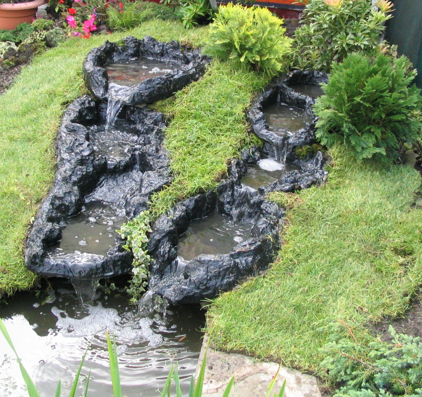 PondH2o Medium Waterfall Course 2 pools, Rugged PVC Water Garden Pond ...