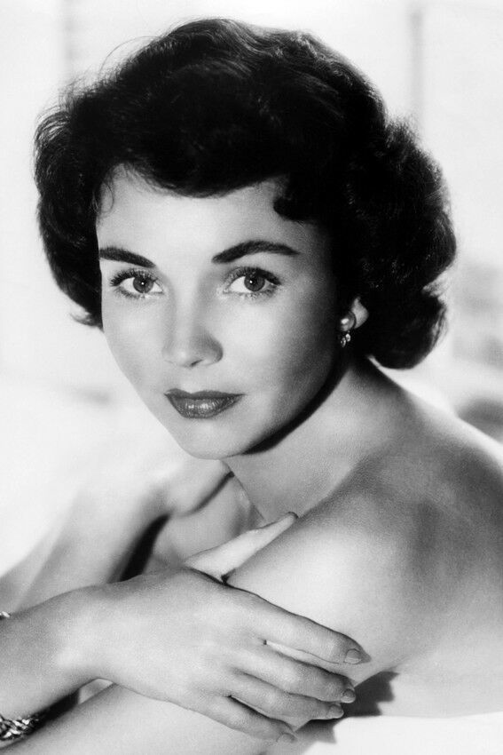 Jennifer Jones Beautiful Bareshouldered Glamour Pose Stunner 11x17 Mini ...