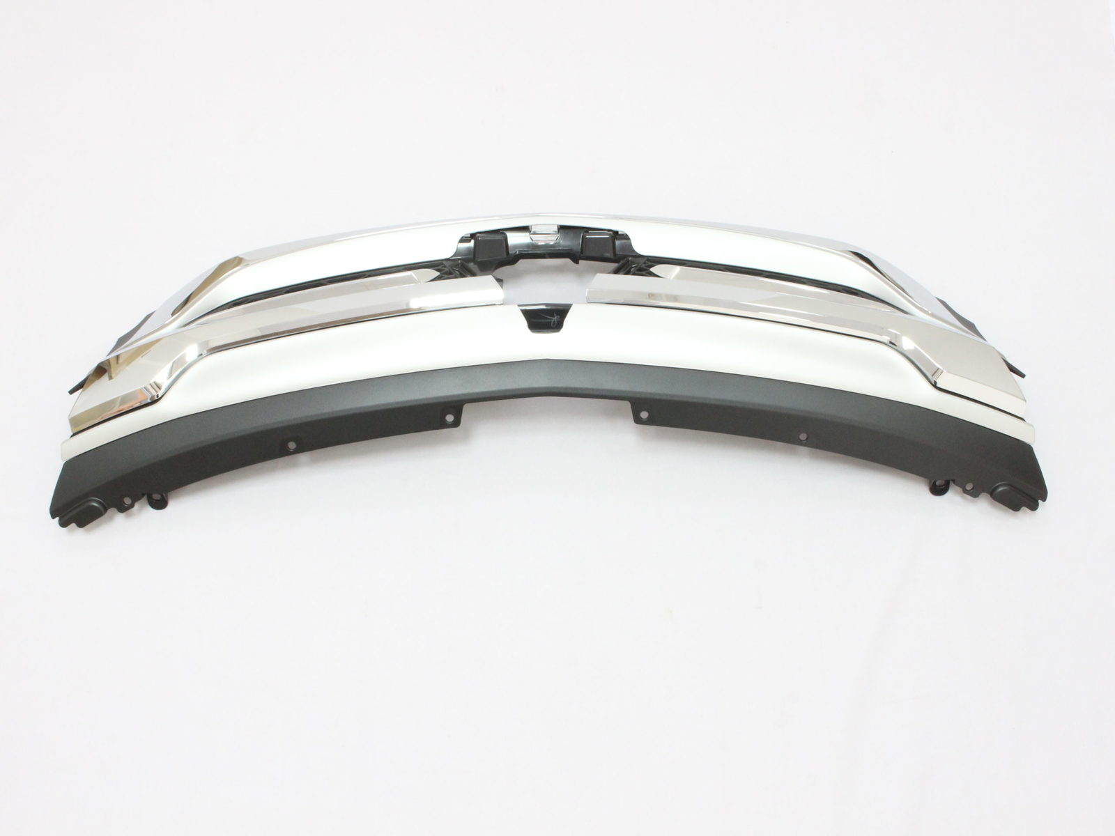 Mitsubishi Montero Sport Pajero Sport Front Radiator Grille Emblem OEM ...