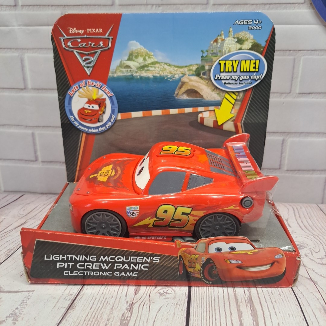 Rare NIB Disney Pixar Cars 2 Pit Crew Panic Lightning McQueen Game ...