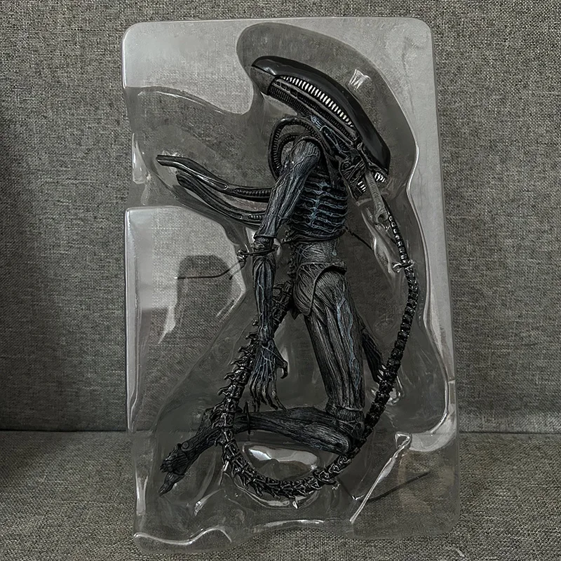 NECA Alien Covenant Xenomorph 7" Scale Action Figure Contract Black ...