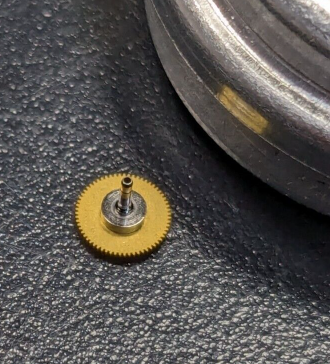 NOS Original Bulova Accutron 2462.10 Center Wheel Part# 30.015 - Movements