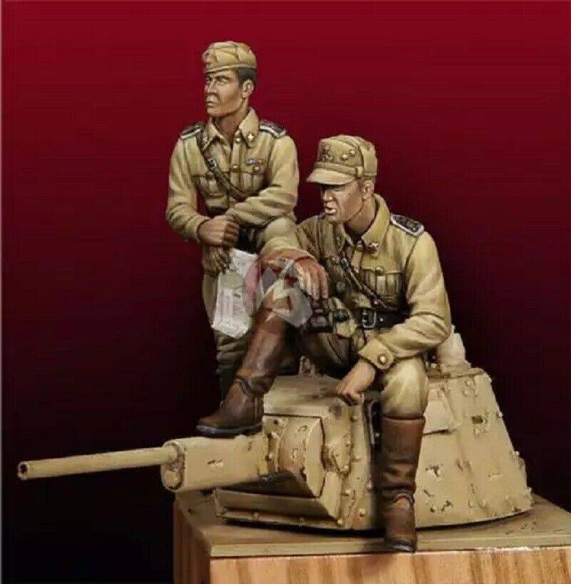 1/35 Resin Model Kit Italian Soldiers Officers (no tank) WW2 Unpainted ...