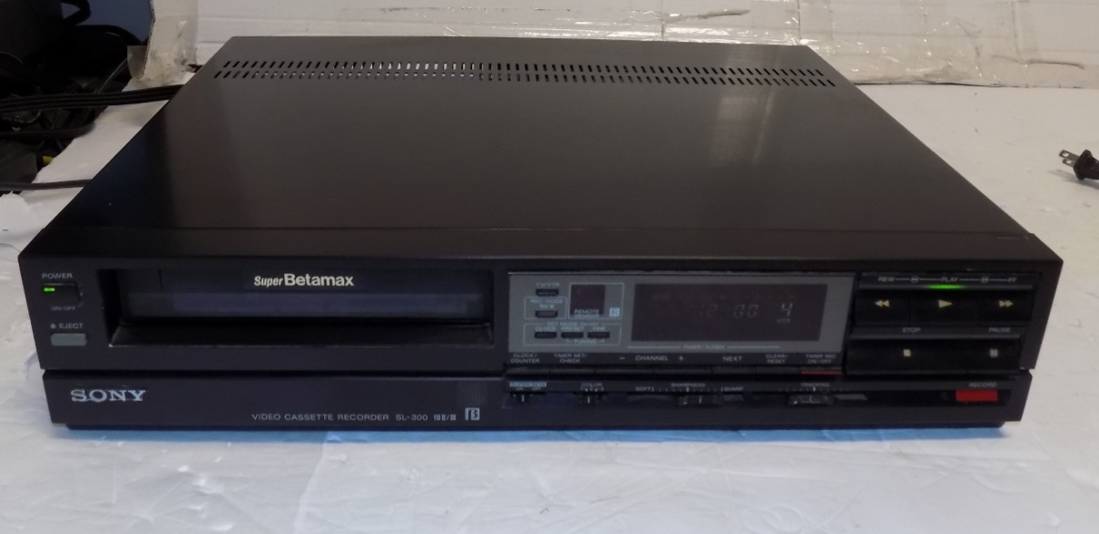 Sony SL-300 Super Betamax Video Recorder Works - Other