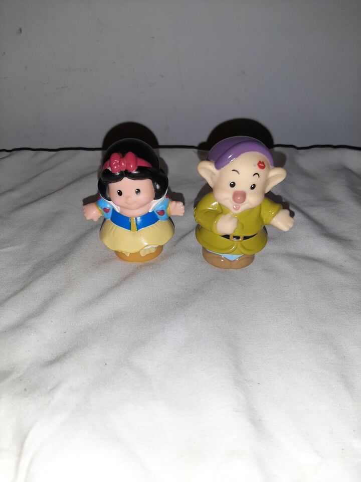 Fisher Price Little People Disney Snow White and Seven Dwarfs Snow ...
