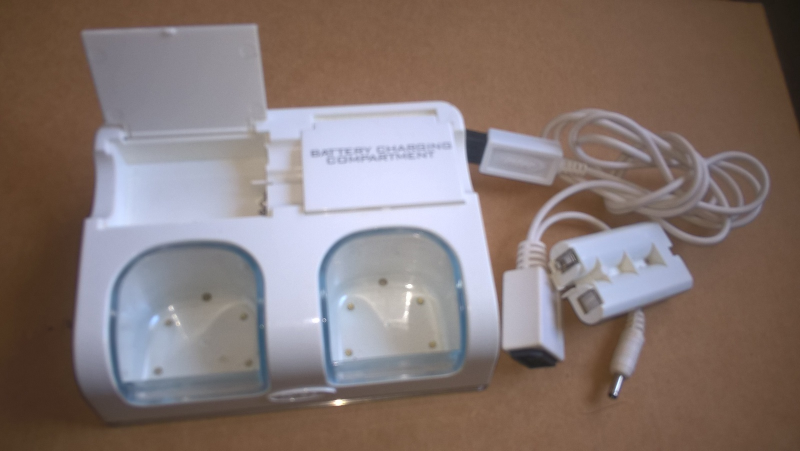 Intec wii remote charging station With Inline Adapter And 1 Batteries ...