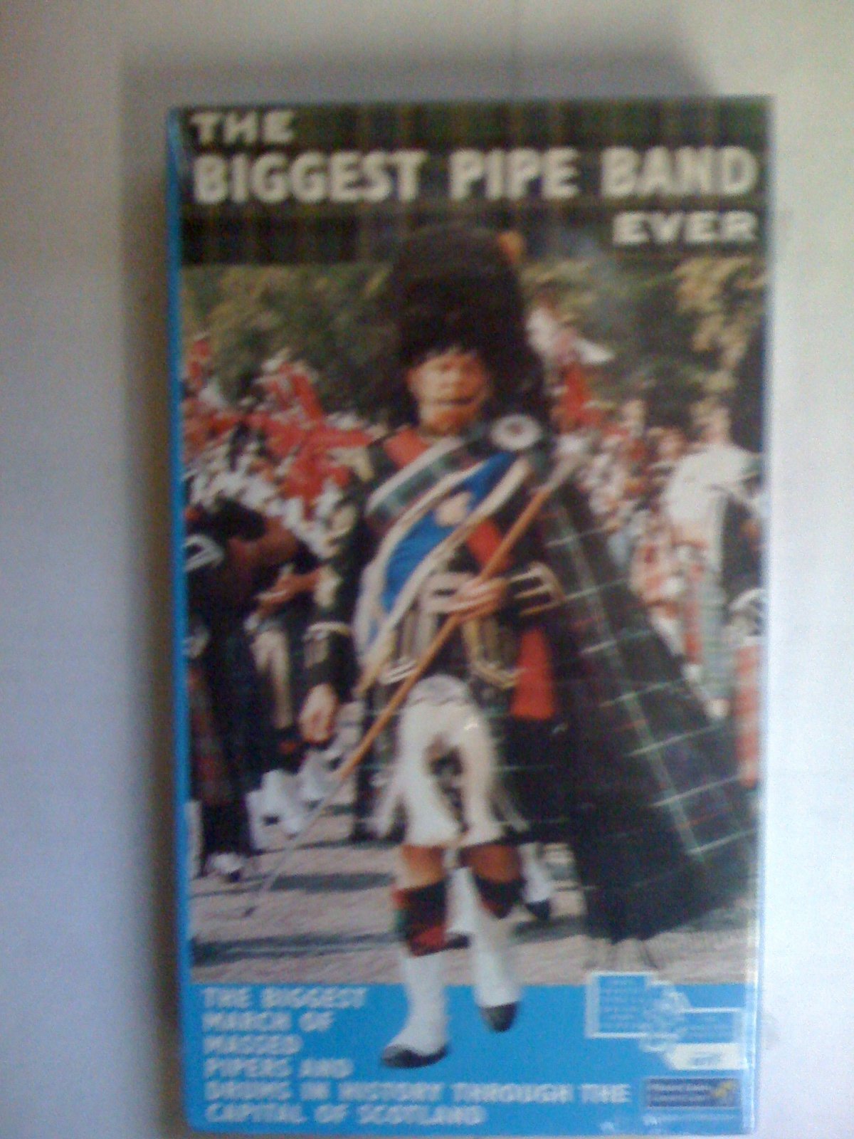 The Biggest Pipe Band in the Ever [VHS] [VHS Tape] - DVDs & Blu-ray Discs