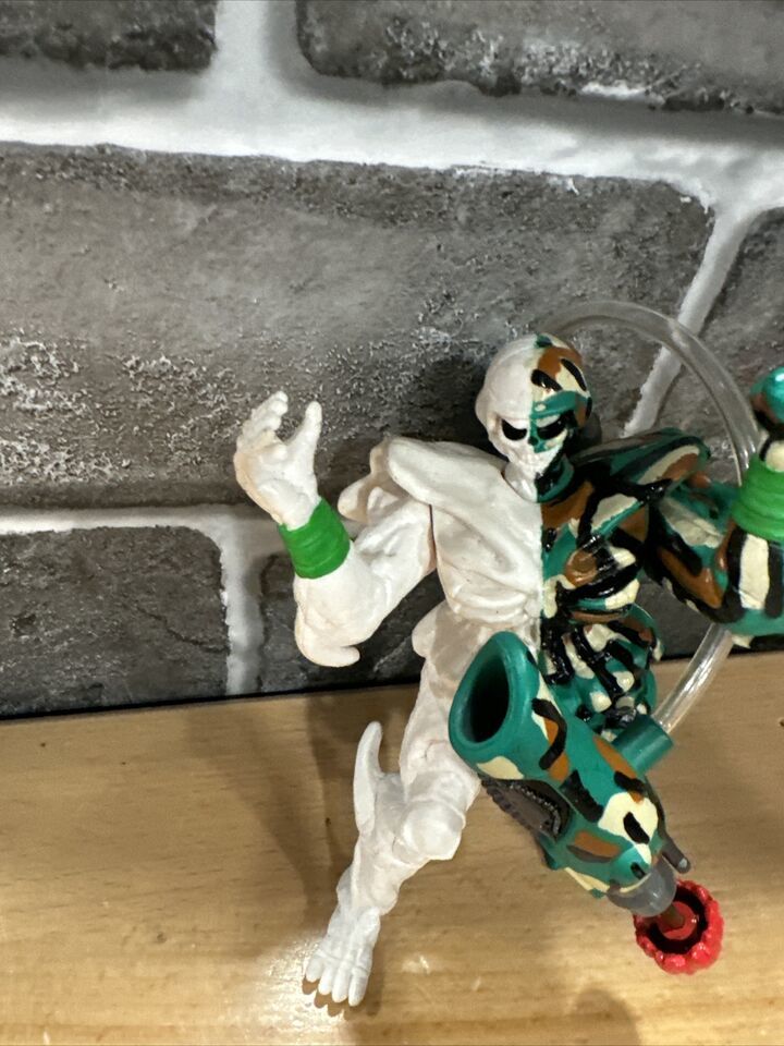 1995 Mighty Morphin Power Rangers Rito Revolto Bandai W/Gun + Pump! - Other