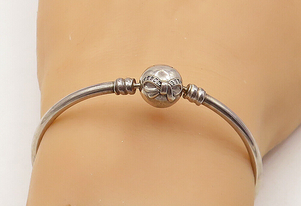 Pandora bow bangle store