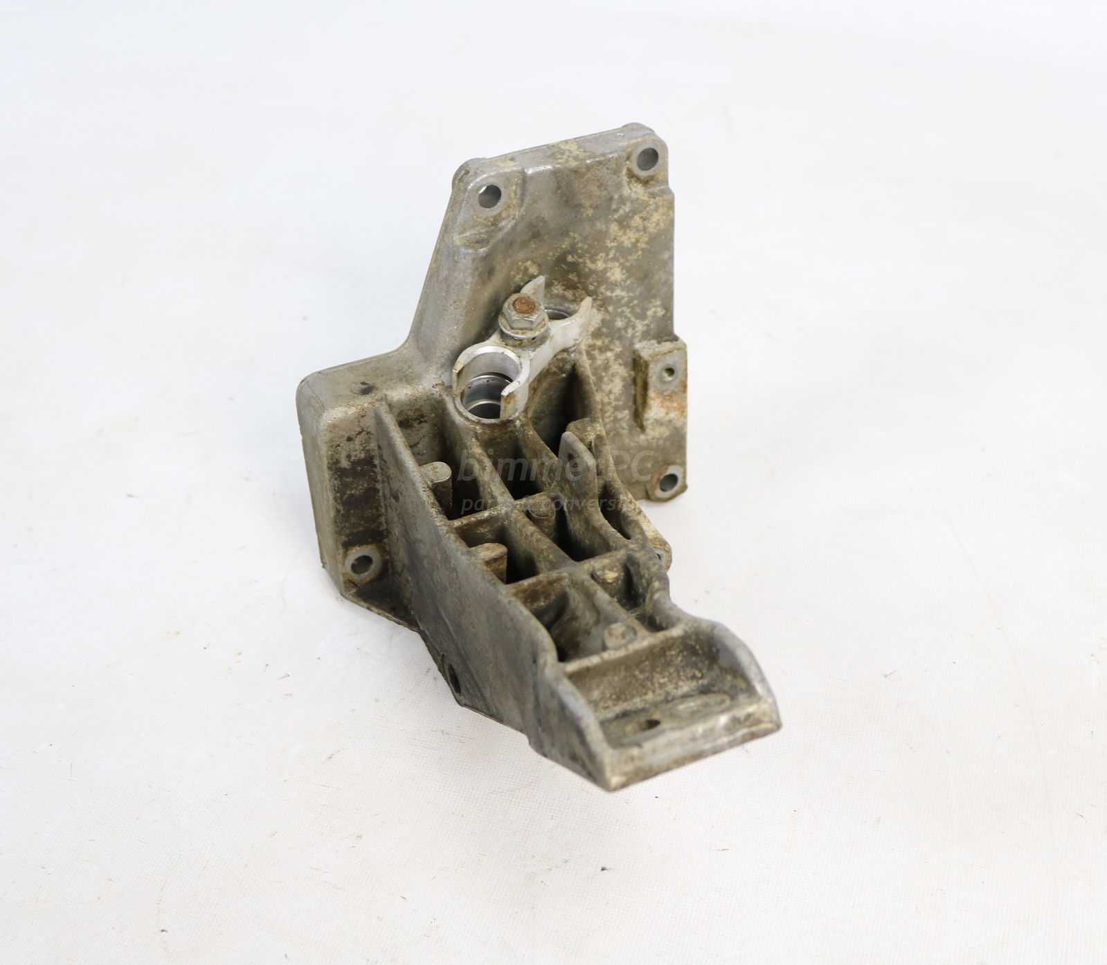 BMW M62tu V8 Left Drivers Engine Motor Mount Arm Bracket E39 E38 1998 ...