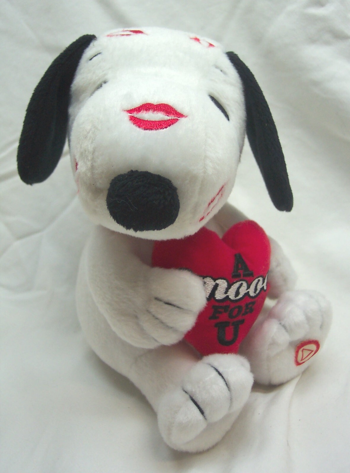 Hallmark Peanuts Gang "A SMOOCH FOR U" KISSING SNOOPY 7" Plush STUFFED ...