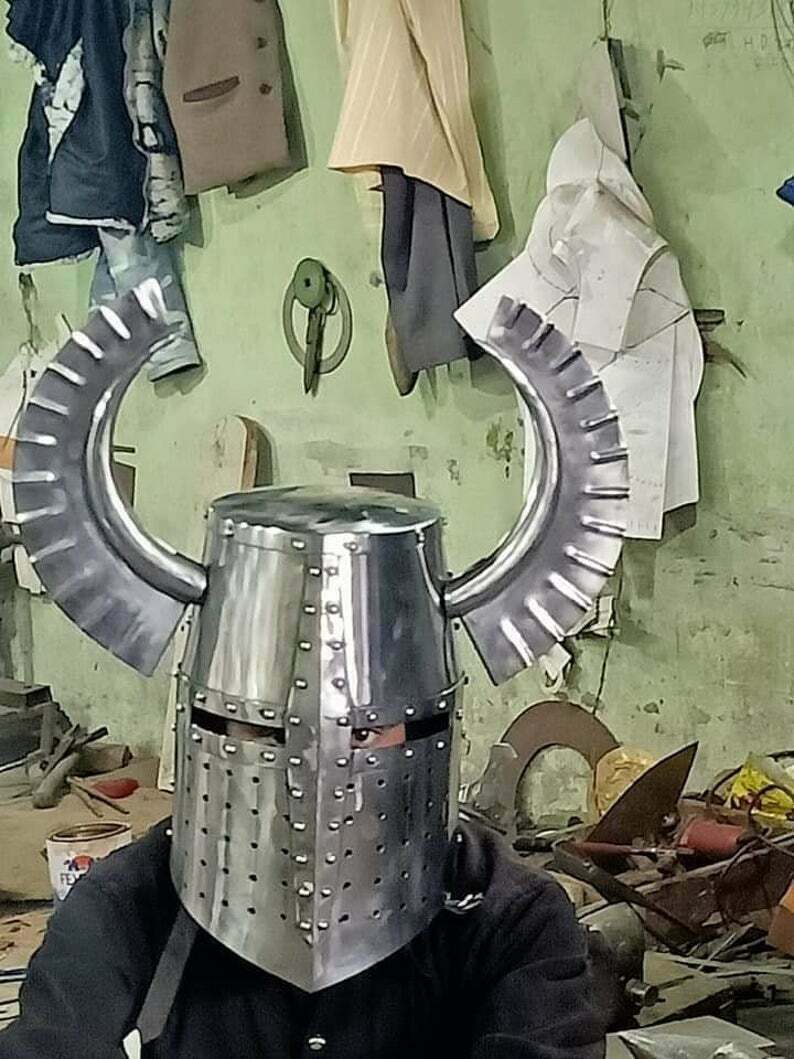 18 Medieval Scale Knight Large Armor Helmet with Solid Metal Horn- show ...