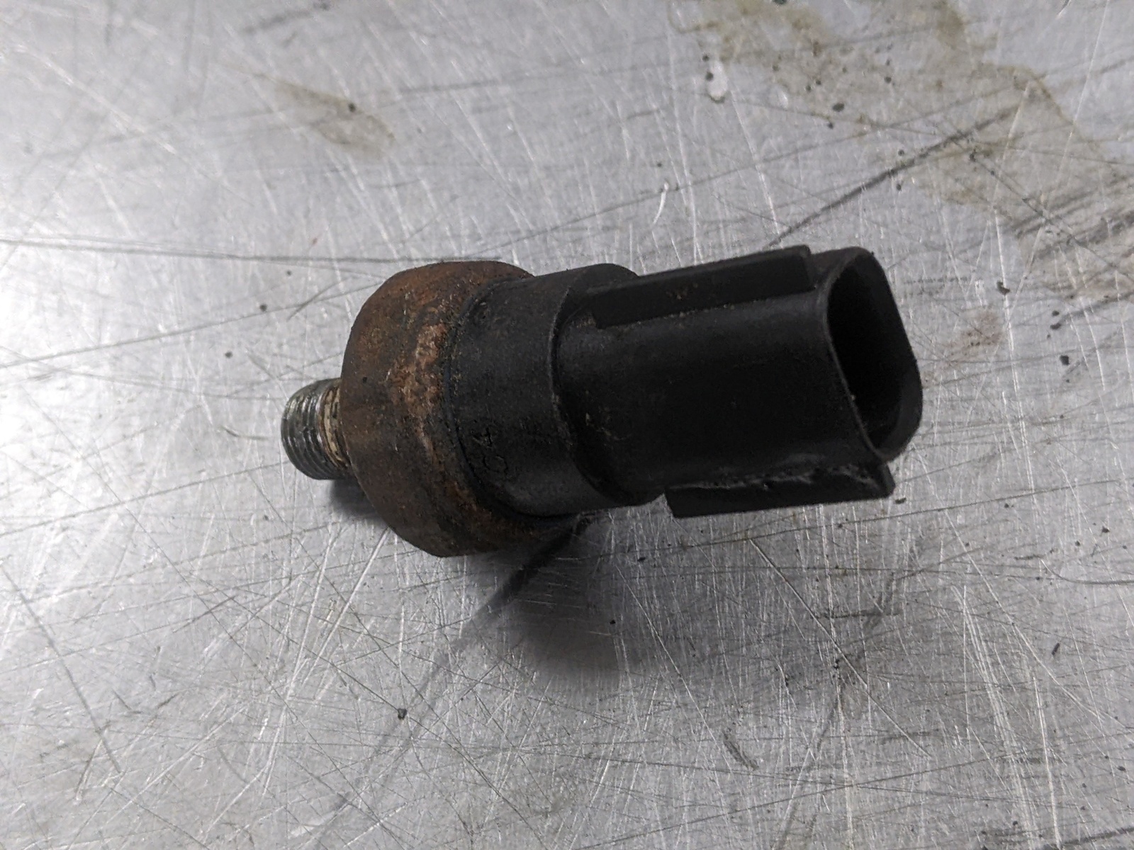 Engine Oil Pressure Sensor From 2005 Jeep Grand Cherokee 3.7 4868672AA ...